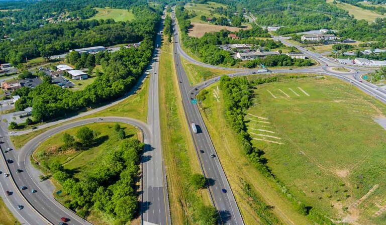 Megawatt Charging System (MCS): Heavy Electric Vehicles